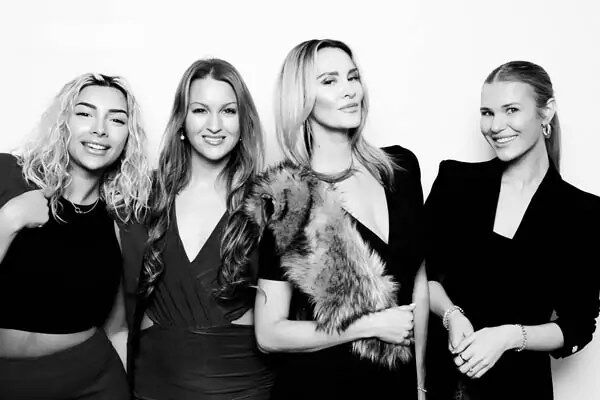 Photo Corner Photobooth Toronto | Corporate, Weddings & Event