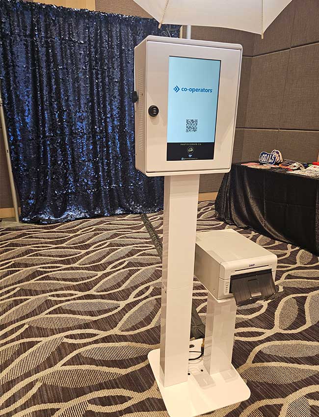 Professional Corporate Photo Booth Rental Toronto | Photo Corner